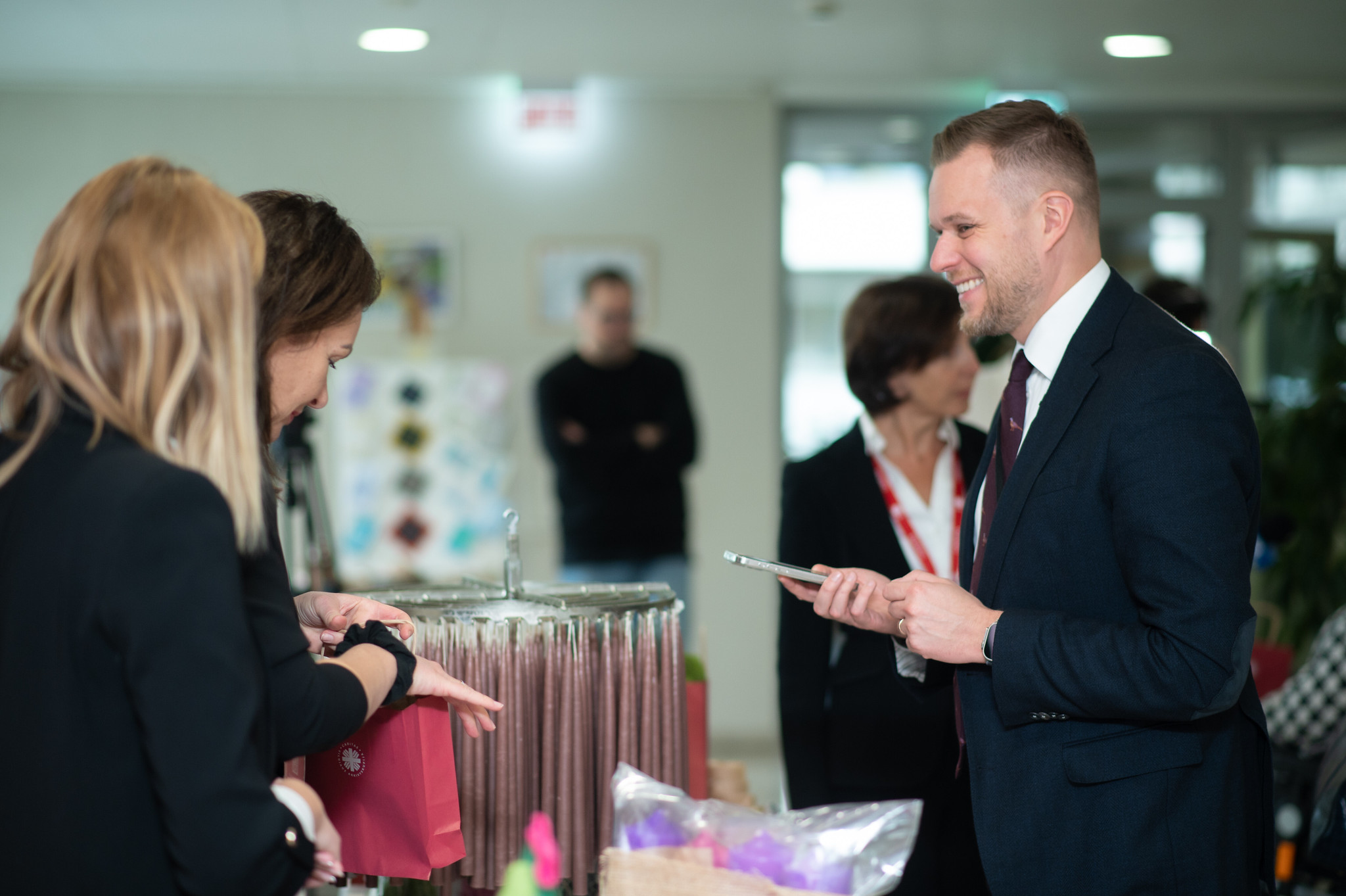 Carito mugė Seime: kvietimas jungtis į bendruomeninį džiugesį ir ...